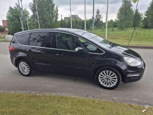 Black Ford S-Max 2014 in Taurage, with an engine capacity of 2.00 L and mileage of 304 thousand km for 5900 €, photo 4 on AUTOMOTO.COM.LV