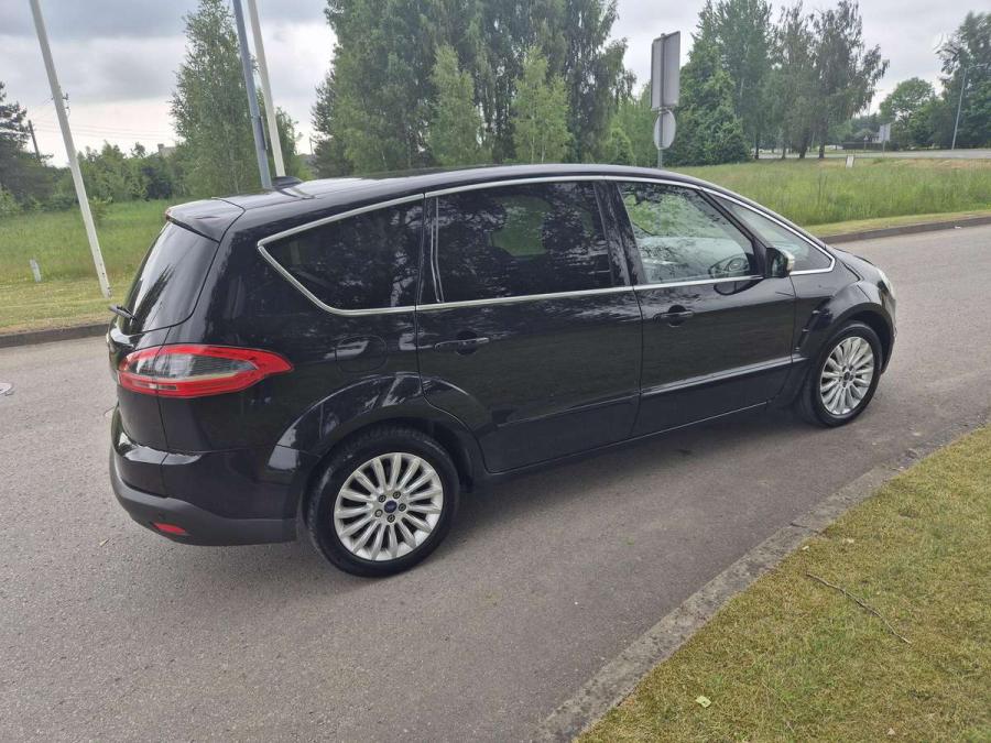 Black Ford S-Max 2014 in Taurage, with an engine capacity of 2.00 L and mileage of 304 thousand km for 5900 €, photo 6 on AUTOMOTO.COM.LV