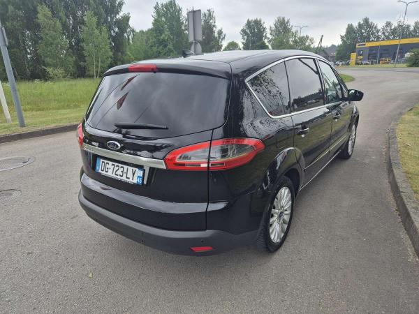 Black Ford S-Max 2014 in Taurage, with an engine capacity of 2.00 L and mileage of 304 thousand km for 5900 €, photo 6 on AUTOMOTO.COM.LV