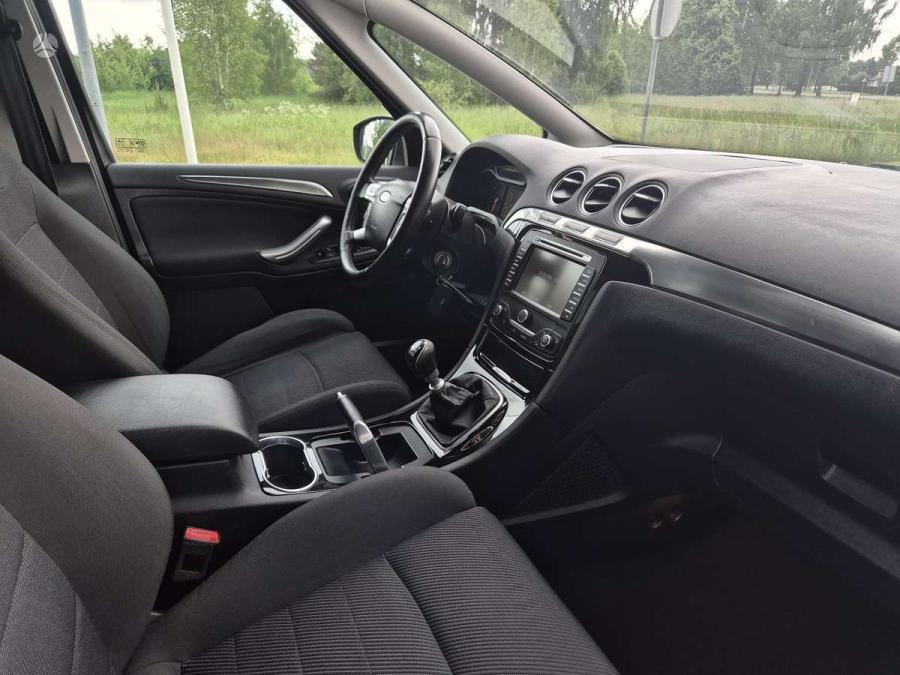 Black Ford S-Max 2014 in Taurage, with an engine capacity of 2.00 L and mileage of 304 thousand km for 5900 €, photo 9 on AUTOMOTO.COM.LV