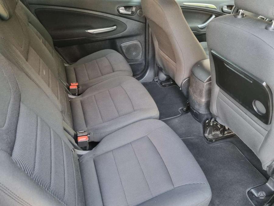 Melns Ford S-Max 2014 Panevēža, ar dzinēja tilpumu 2.18 L un nobraukumu 256 tūkst. km par 5800 €, foto 15 vietnē AUTOMOTO.COM.LV