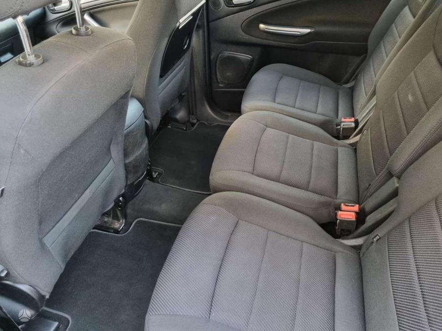 Melns Ford S-Max 2014 Panevēža, ar dzinēja tilpumu 2.18 L un nobraukumu 256 tūkst. km par 5800 €, foto 16 vietnē AUTOMOTO.COM.LV