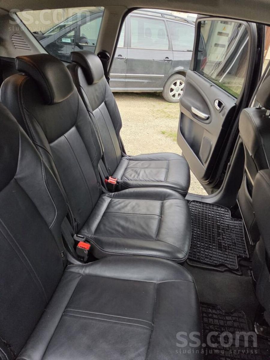 Black Ford S-Max 2014 in Aluksne, with an engine capacity of 2.00 L and mileage of 244 thousand km for 6100 €, photo 6 on AUTOMOTO.COM.LV