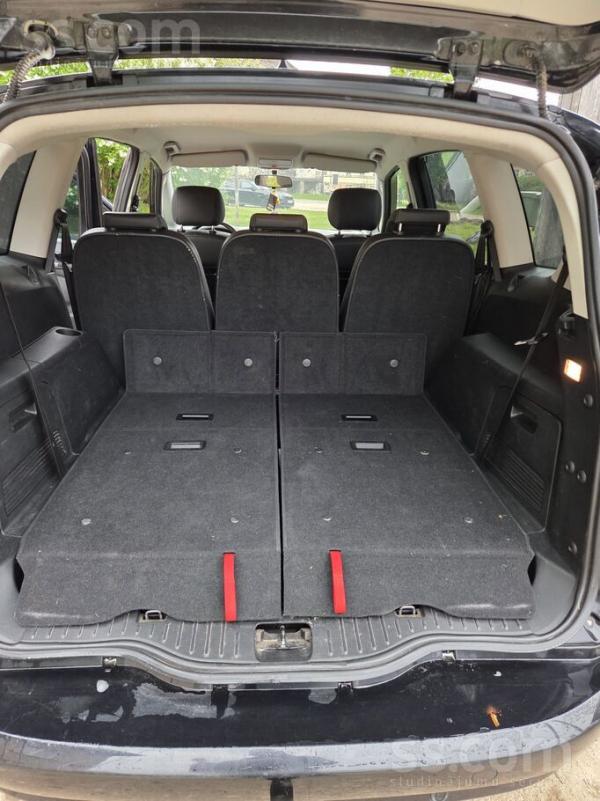 Black Ford S-Max 2014 in Aluksne, with an engine capacity of 2.00 L and mileage of 244 thousand km for 6100 €, photo 7 on AUTOMOTO.COM.LV