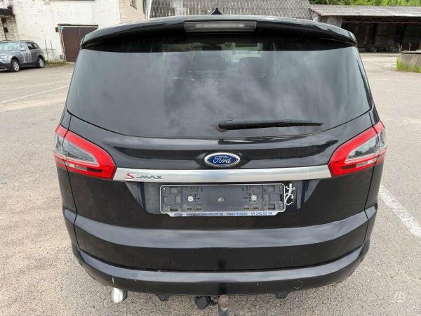 Black Ford S-Max 2014 in Raseiniai, with an engine capacity of 2.00 L and mileage of 268 thousand km for 4300 €, photo 4 on AUTOMOTO.COM.LV