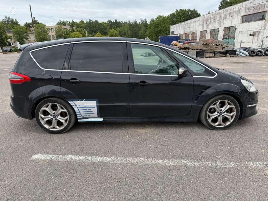 Black Ford S-Max 2014 in Raseiniai, with an engine capacity of 2.00 L and mileage of 268 thousand km for 4300 €, photo 7 on AUTOMOTO.COM.LV