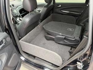 Black Ford S-Max 2014 in Raseiniai, with an engine capacity of 2.00 L and mileage of 268 thousand km for 4300 €, photo 17 on AUTOMOTO.COM.LV