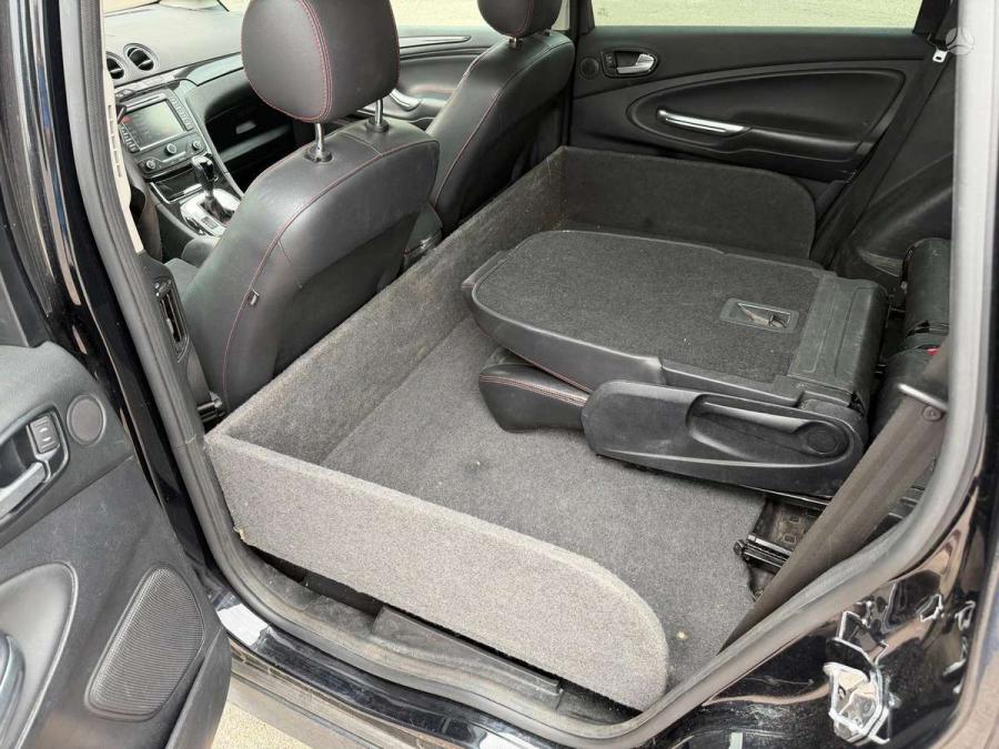 Black Ford S-Max 2014 in Raseiniai, with an engine capacity of 2.00 L and mileage of 268 thousand km for 4300 €, photo 17 on AUTOMOTO.COM.LV