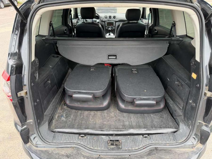 Black Ford S-Max 2014 in Raseiniai, with an engine capacity of 2.00 L and mileage of 268 thousand km for 4300 €, photo 19 on AUTOMOTO.COM.LV