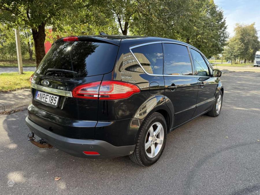 Melns Ford S-Max 2014 Viļņa, ar dzinēja tilpumu 2.00 L un nobraukumu 374 tūkst. km par 3950 €, foto 4 vietnē AUTOMOTO.COM.LV