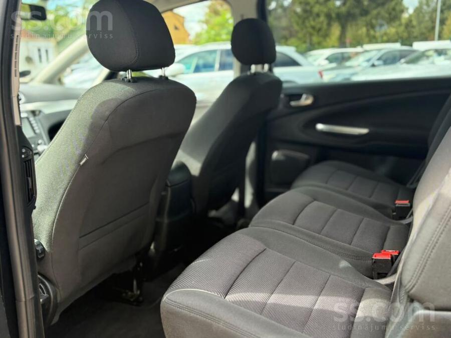 Melns Ford S-Max 2014 Kuldīga, ar dzinēja tilpumu 2.00 L un nobraukumu 329 tūkst. km par 3990 €, foto 11 vietnē AUTOMOTO.COM.LV