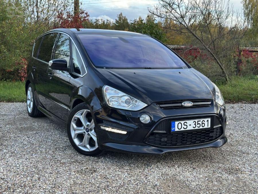 Black Ford S-Max 2014 in Tukums, with an engine capacity of 2.00 L and mileage of 269 thousand km for 6990 €, photo 1 on AUTOMOTO.COM.LV
