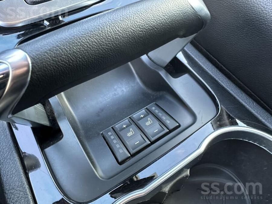 Black Ford S-Max 2014 in Tukums, with an engine capacity of 2.00 L and mileage of 269 thousand km for 6990 €, photo 30 on AUTOMOTO.COM.LV