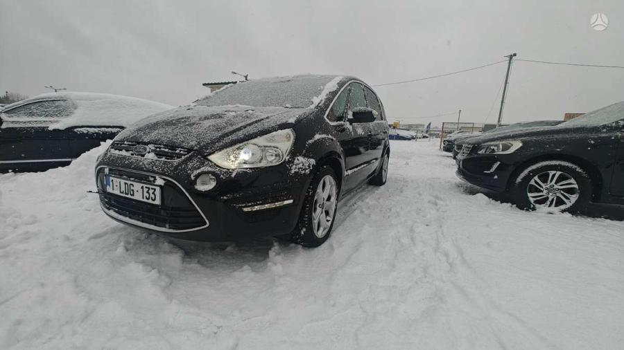 Black Ford S-Max 2015 in Vilnius, with an engine capacity of 2.00 L and mileage of 250 thousand km for 6900 €, photo 1 on AUTOMOTO.COM.LV
