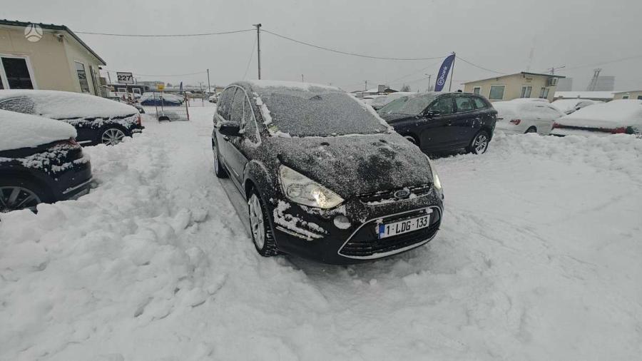 Black Ford S-Max 2015 in Vilnius, with an engine capacity of 2.00 L and mileage of 250 thousand km for 6900 €, photo 3 on AUTOMOTO.COM.LV