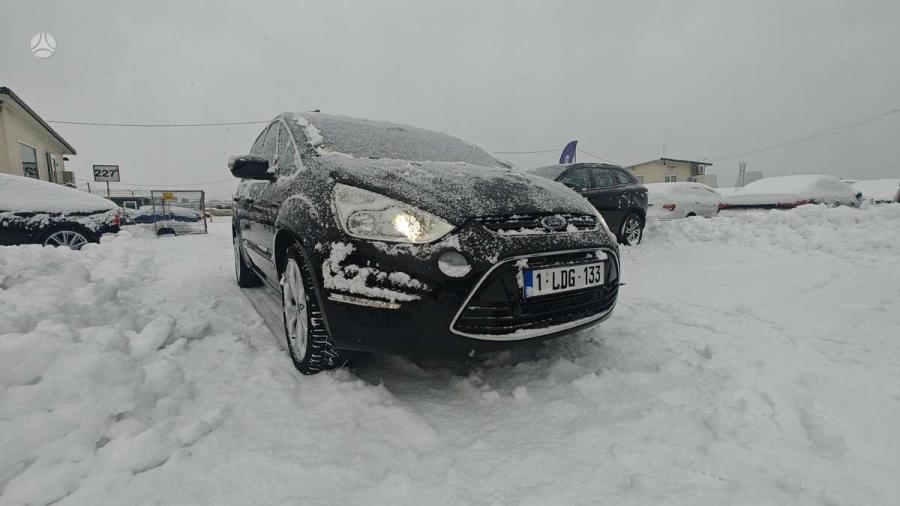 Black Ford S-Max 2015 in Vilnius, with an engine capacity of 2.00 L and mileage of 250 thousand km for 6900 €, photo 4 on AUTOMOTO.COM.LV
