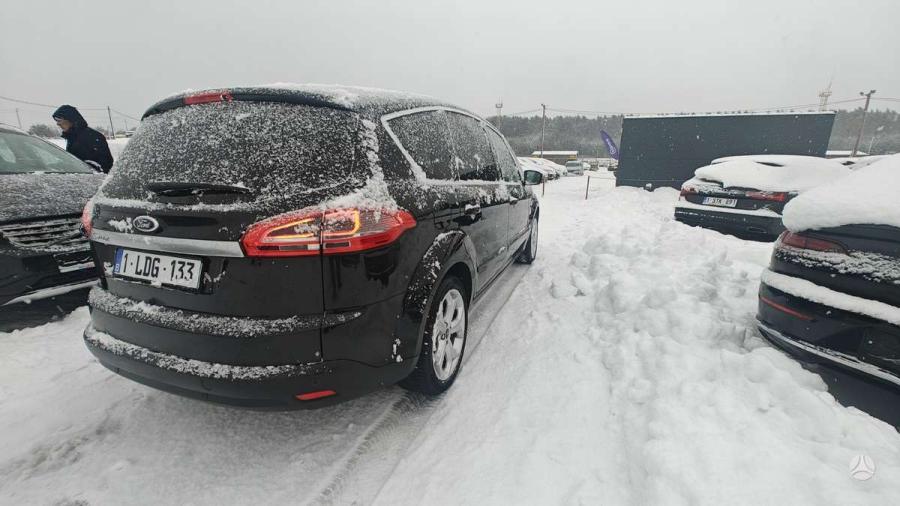 Black Ford S-Max 2015 in Vilnius, with an engine capacity of 2.00 L and mileage of 250 thousand km for 6900 €, photo 5 on AUTOMOTO.COM.LV
