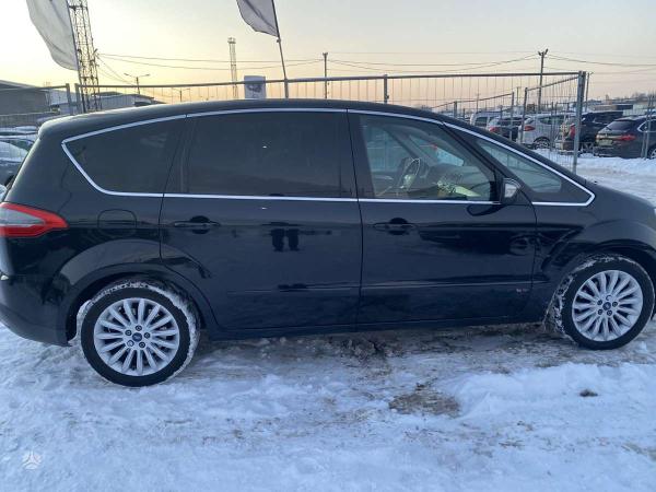 Black Ford S-Max 2015 in Kaunas, with an engine capacity of 1.60 L and mileage of 270 thousand km for 7200 €, photo 4 on AUTOMOTO.COM.LV