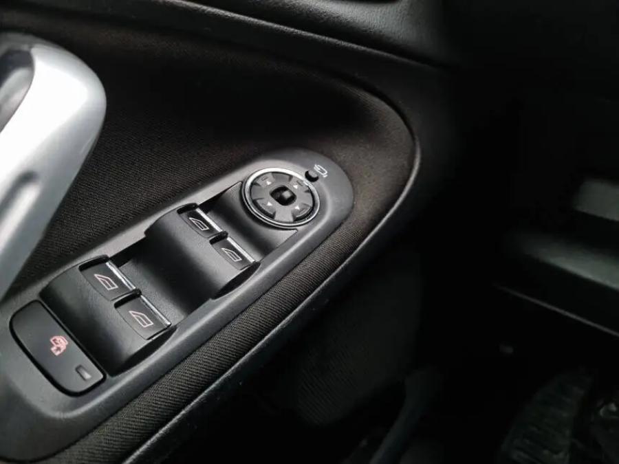 Melns Ford S-Max 2015 Jēkabpils, ar dzinēja tilpumu 2.00 L un nobraukumu 0 tūkst. km par 6250 €, foto 23 vietnē AUTOMOTO.COM.LV