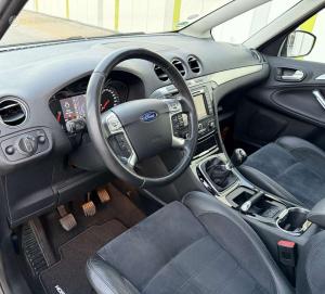 Black Ford S-Max 2015 in Raseiniai, with an engine capacity of 2.00 L and mileage of 269 thousand km for 5550 €, photo 17 on AUTOMOTO.COM.LV