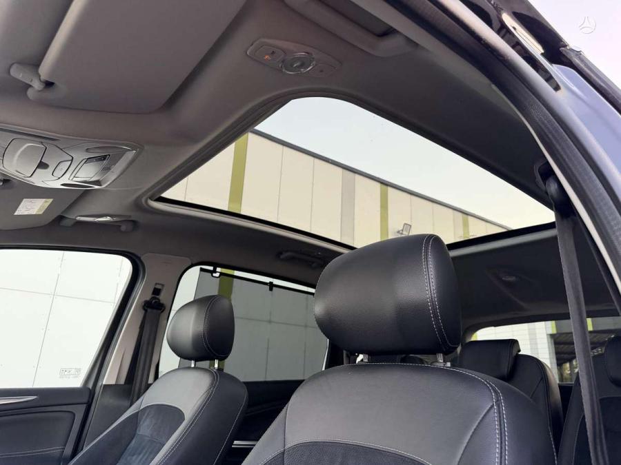 Black Ford S-Max 2015 in Raseiniai, with an engine capacity of 2.00 L and mileage of 269 thousand km for 5550 €, photo 19 on AUTOMOTO.COM.LV