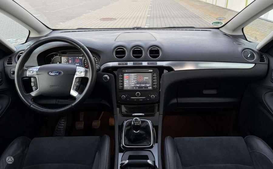 Black Ford S-Max 2015 in Raseiniai, with an engine capacity of 2.00 L and mileage of 269 thousand km for 5550 €, photo 20 on AUTOMOTO.COM.LV