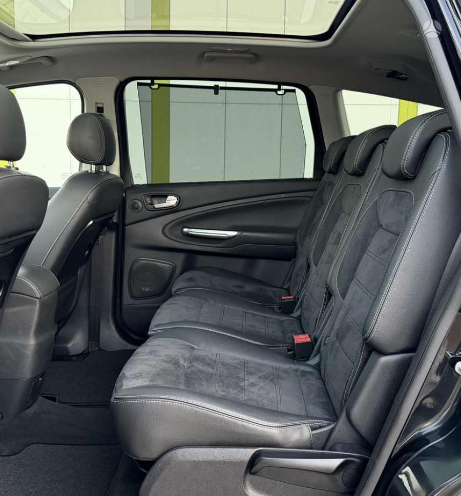 Black Ford S-Max 2015 in Raseiniai, with an engine capacity of 2.00 L and mileage of 269 thousand km for 5550 €, photo 23 on AUTOMOTO.COM.LV