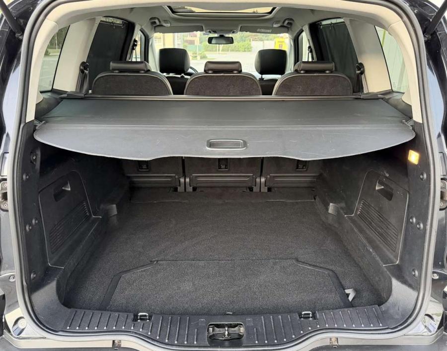 Black Ford S-Max 2015 in Raseiniai, with an engine capacity of 2.00 L and mileage of 269 thousand km for 5550 €, photo 29 on AUTOMOTO.COM.LV