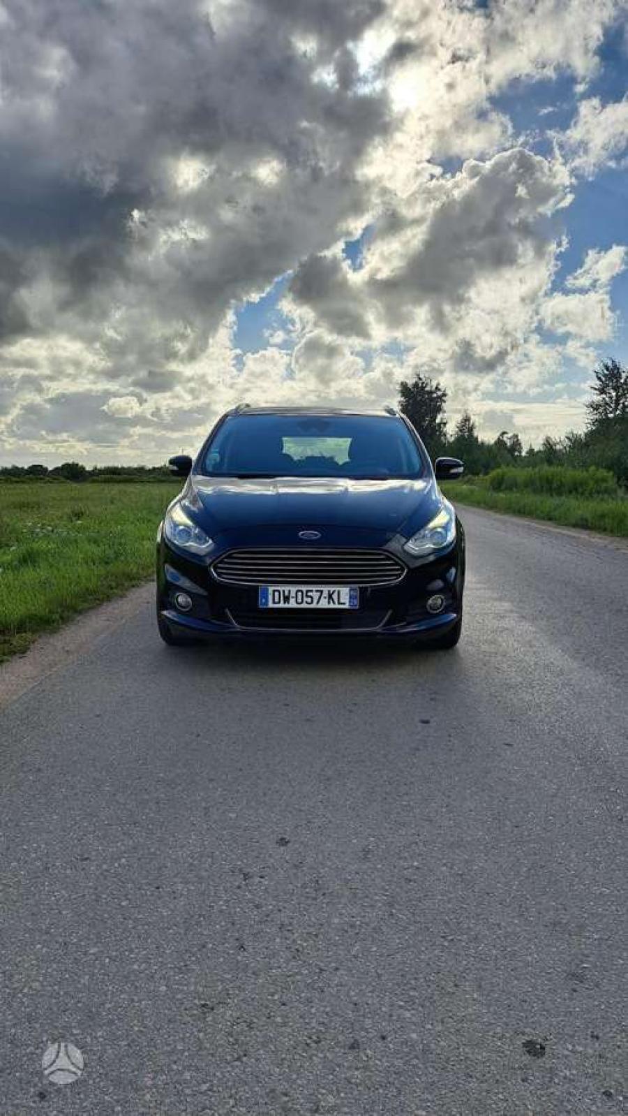 Melns Ford S-Max 2015 Tauragė, ar dzinēja tilpumu 2.00 L un nobraukumu 225 tūkst. km par 7100 €, foto 3 vietnē AUTOMOTO.COM.LV