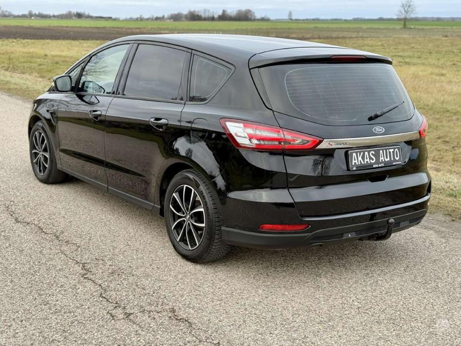 Black Ford S-Max 2016 in Vilkaviskis, with an engine capacity of 2.00 L and mileage of 254 thousand km for 9000 €, photo 4 on AUTOMOTO.COM.LV
