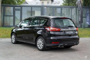 Black Ford S-Max 2016 in Vilnius, with an engine capacity of 2.00 L and mileage of 169 thousand km for 8900 €, photo 13 on AUTOMOTO.COM.LV