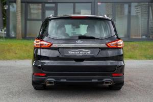 Black Ford S-Max 2016 in Vilnius, with an engine capacity of 2.00 L and mileage of 169 thousand km for 8900 €, photo 15 on AUTOMOTO.COM.LV