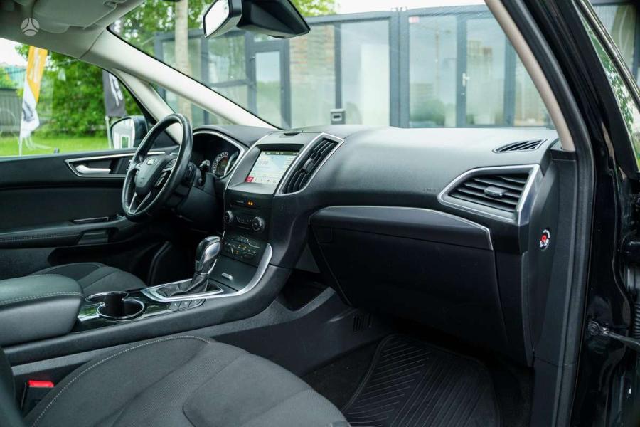 Black Ford S-Max 2016 in Vilnius, with an engine capacity of 2.00 L and mileage of 169 thousand km for 8900 €, photo 20 on AUTOMOTO.COM.LV