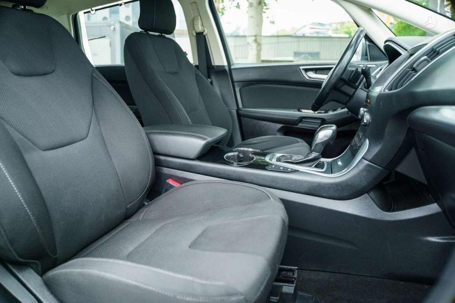 Black Ford S-Max 2016 in Vilnius, with an engine capacity of 2.00 L and mileage of 169 thousand km for 8900 €, photo 22 on AUTOMOTO.COM.LV