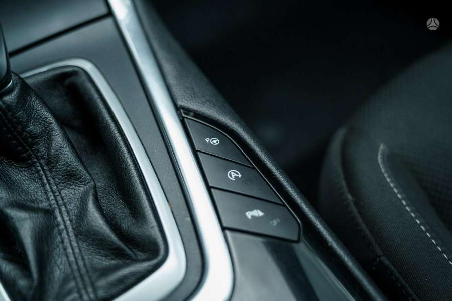 Black Ford S-Max 2016 in Vilnius, with an engine capacity of 2.00 L and mileage of 169 thousand km for 8900 €, photo 32 on AUTOMOTO.COM.LV