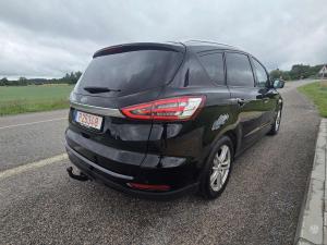 Black Ford S-Max 2016 in Jurbarkas, with an engine capacity of 2.00 L and mileage of 147 thousand km for 9000 €, photo 5 on AUTOMOTO.COM.LV