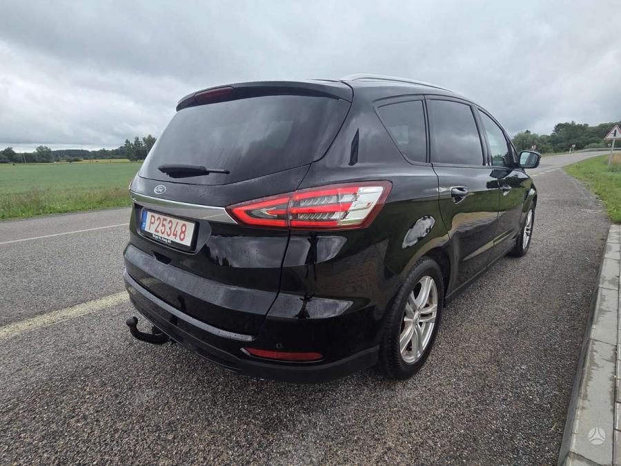 Black Ford S-Max 2016 in Jurbarkas, with an engine capacity of 2.00 L and mileage of 147 thousand km for 9000 €, photo 5 on AUTOMOTO.COM.LV