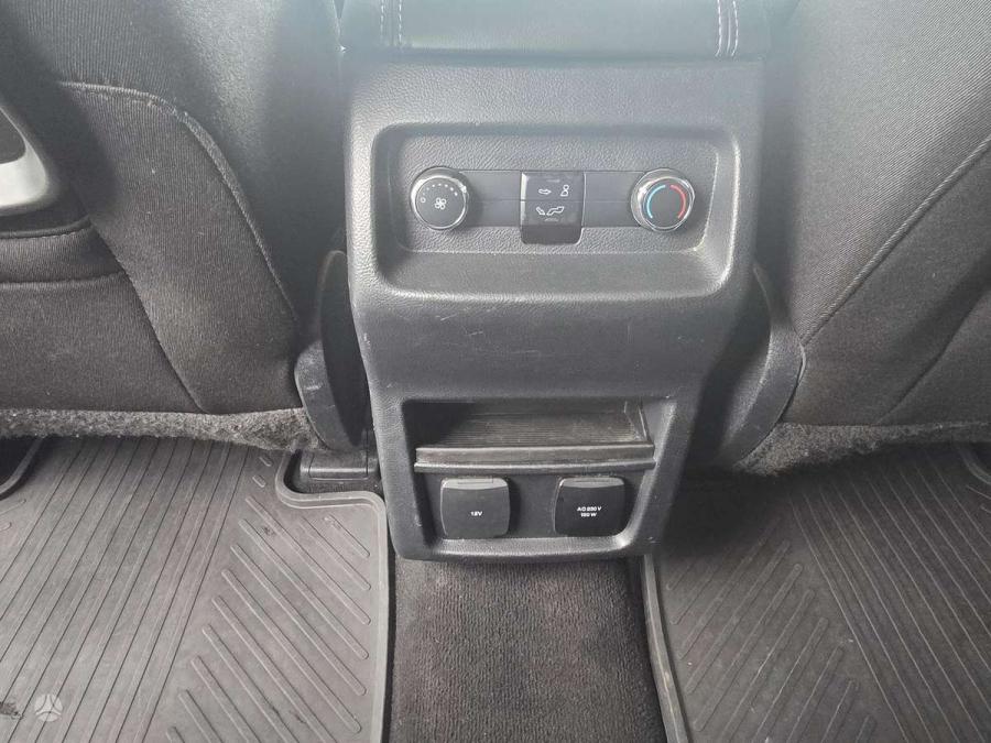 Black Ford S-Max 2016 in Jurbarkas, with an engine capacity of 2.00 L and mileage of 147 thousand km for 9000 €, photo 12 on AUTOMOTO.COM.LV