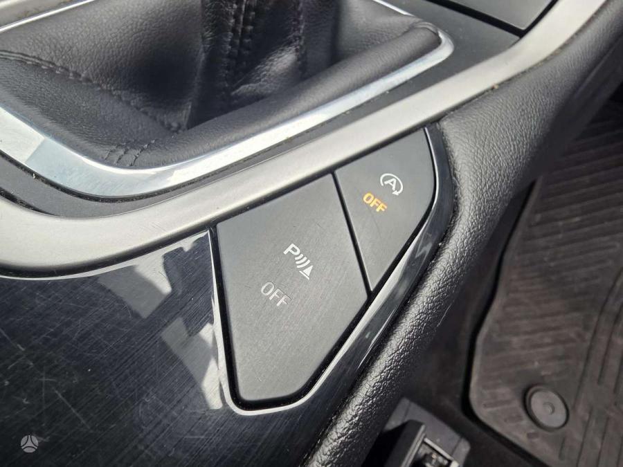 Black Ford S-Max 2016 in Jurbarkas, with an engine capacity of 2.00 L and mileage of 147 thousand km for 9000 €, photo 20 on AUTOMOTO.COM.LV