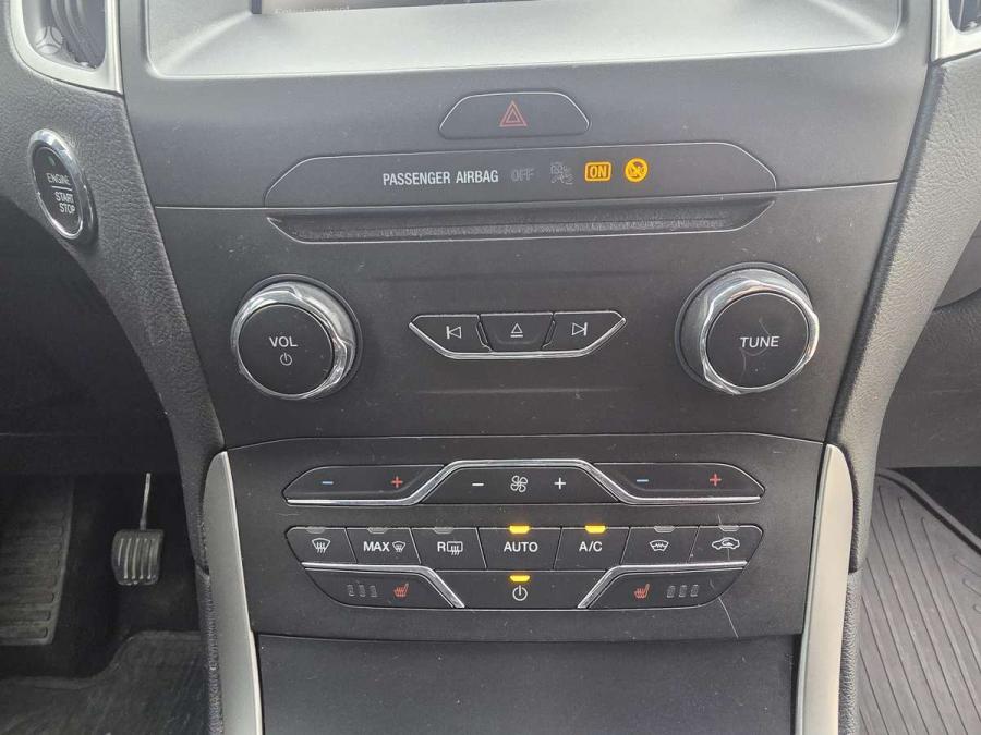 Black Ford S-Max 2016 in Jurbarkas, with an engine capacity of 2.00 L and mileage of 147 thousand km for 9000 €, photo 23 on AUTOMOTO.COM.LV