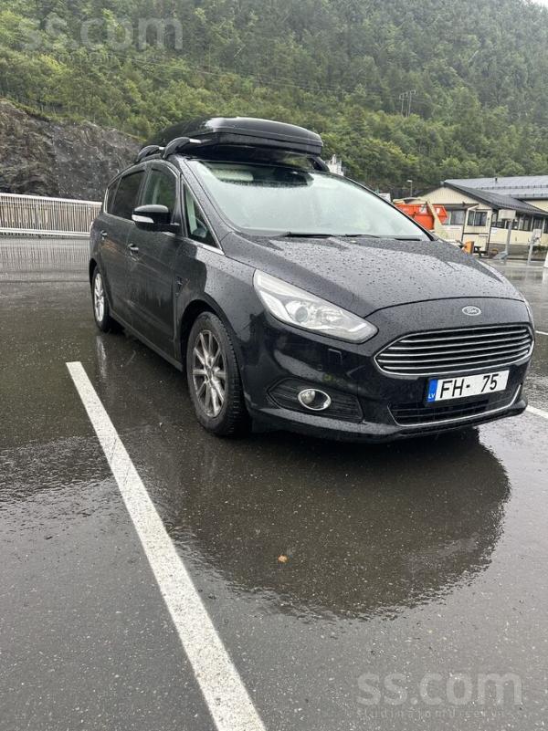 Black Ford S-Max 2016 in Talsi, with an engine capacity of 2.00 L and mileage of 287 thousand km for 8500 €, photo 4 on AUTOMOTO.COM.LV