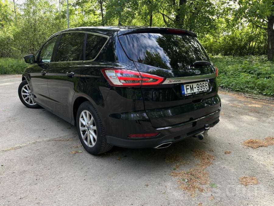 Black Ford S-Max 2016 in Riga, with an engine capacity of 2.00 L and mileage of 224 thousand km for 7950 €, photo 3 on AUTOMOTO.COM.LV