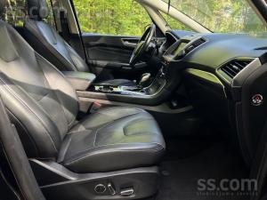 Black Ford S-Max 2016 in Riga, with an engine capacity of 2.00 L and mileage of 224 thousand km for 7950 €, photo 9 on AUTOMOTO.COM.LV