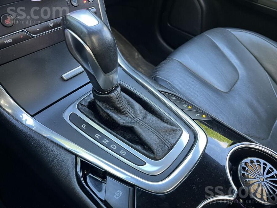 Black Ford S-Max 2016 in Riga, with an engine capacity of 2.00 L and mileage of 224 thousand km for 7950 €, photo 15 on AUTOMOTO.COM.LV