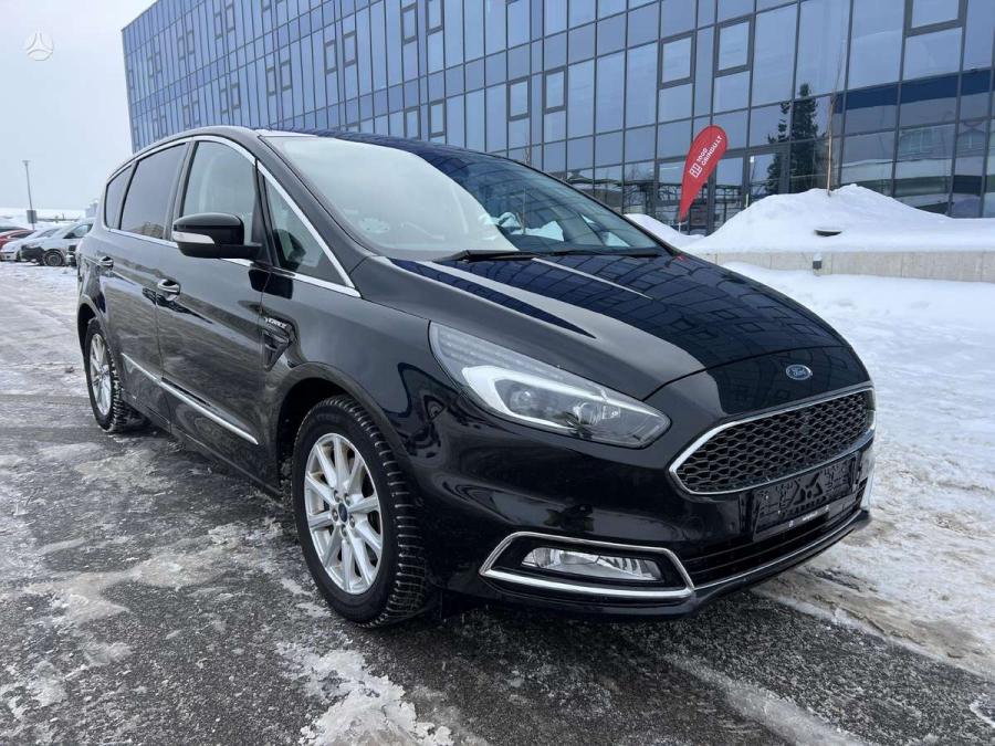 Black Ford S-Max 2017 in Panevezys, with an engine capacity of 2.00 L and mileage of 245 thousand km for 9500 €, photo 3 on AUTOMOTO.COM.LV