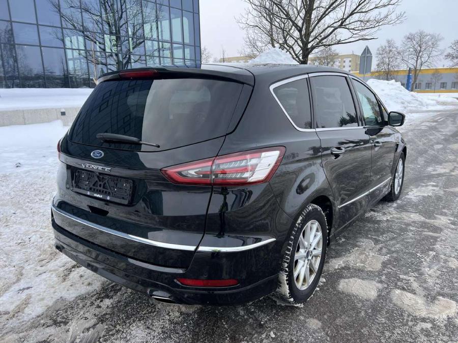 Black Ford S-Max 2017 in Panevezys, with an engine capacity of 2.00 L and mileage of 245 thousand km for 9500 €, photo 7 on AUTOMOTO.COM.LV