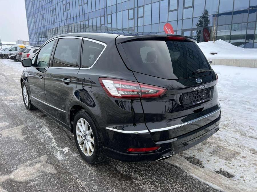 Black Ford S-Max 2017 in Panevezys, with an engine capacity of 2.00 L and mileage of 245 thousand km for 9500 €, photo 8 on AUTOMOTO.COM.LV