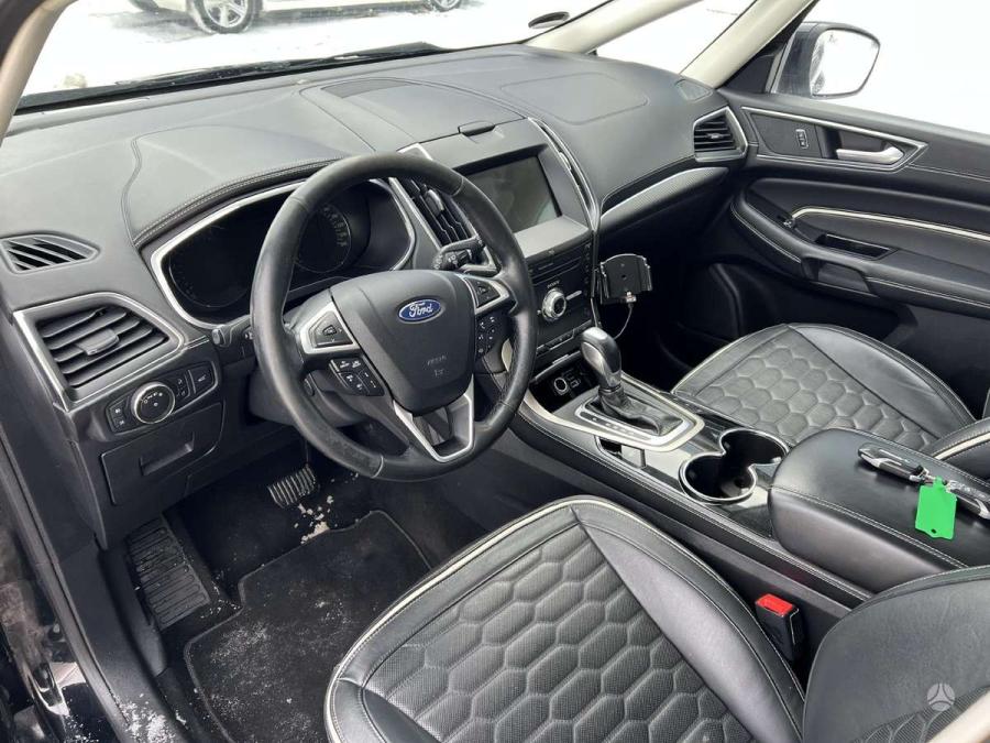 Black Ford S-Max 2017 in Panevezys, with an engine capacity of 2.00 L and mileage of 245 thousand km for 9500 €, photo 16 on AUTOMOTO.COM.LV