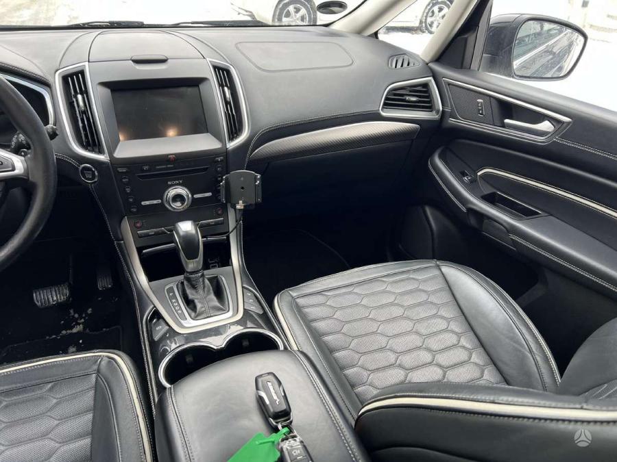 Black Ford S-Max 2017 in Panevezys, with an engine capacity of 2.00 L and mileage of 245 thousand km for 9500 €, photo 18 on AUTOMOTO.COM.LV