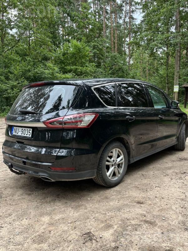 Black Ford S-Max 2017 in Bauska, with an engine capacity of 2.00 L and mileage of 317 thousand km for 9000 €, photo 3 on AUTOMOTO.COM.LV